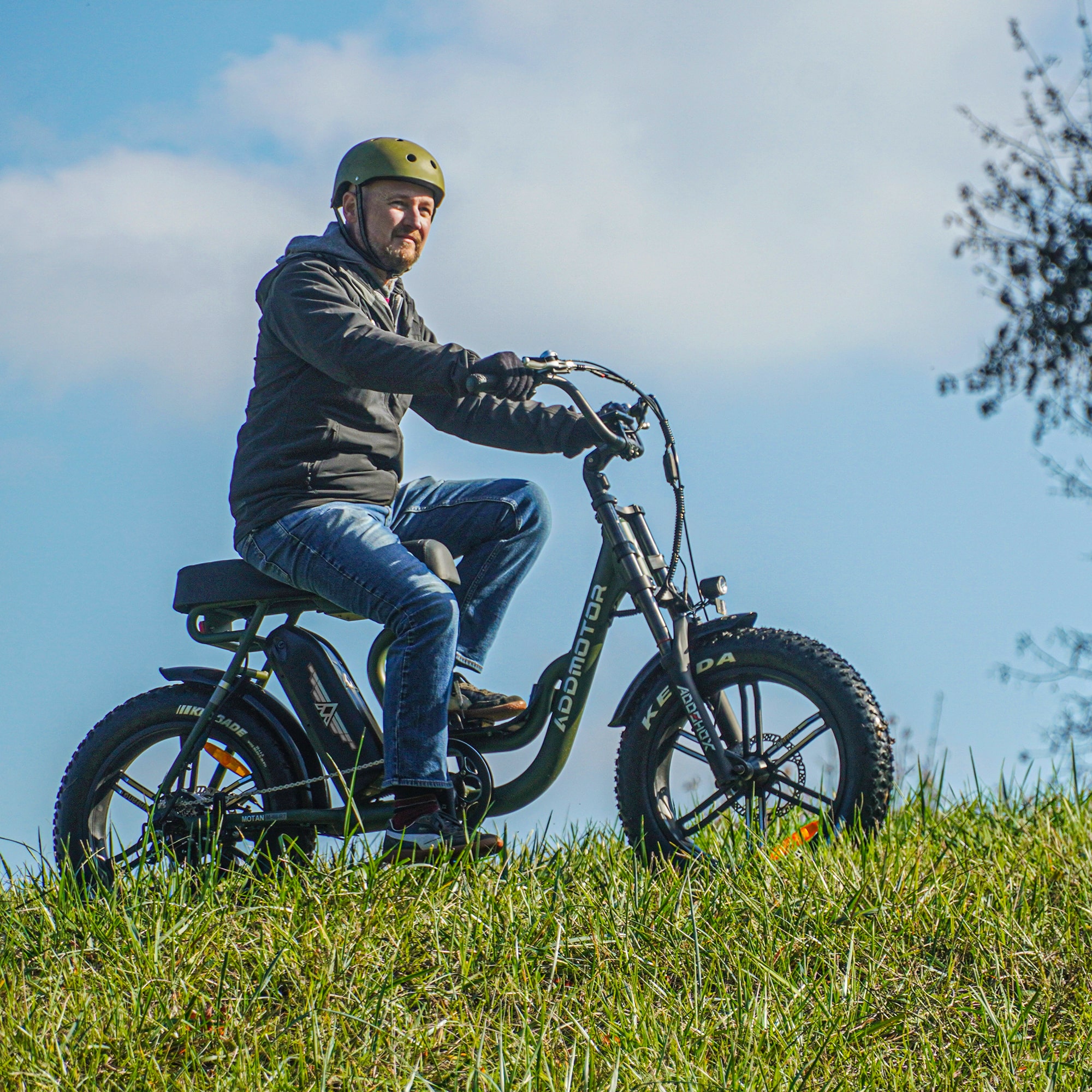 What are the Advantages of Riding Fat Tire Electric Bikes?